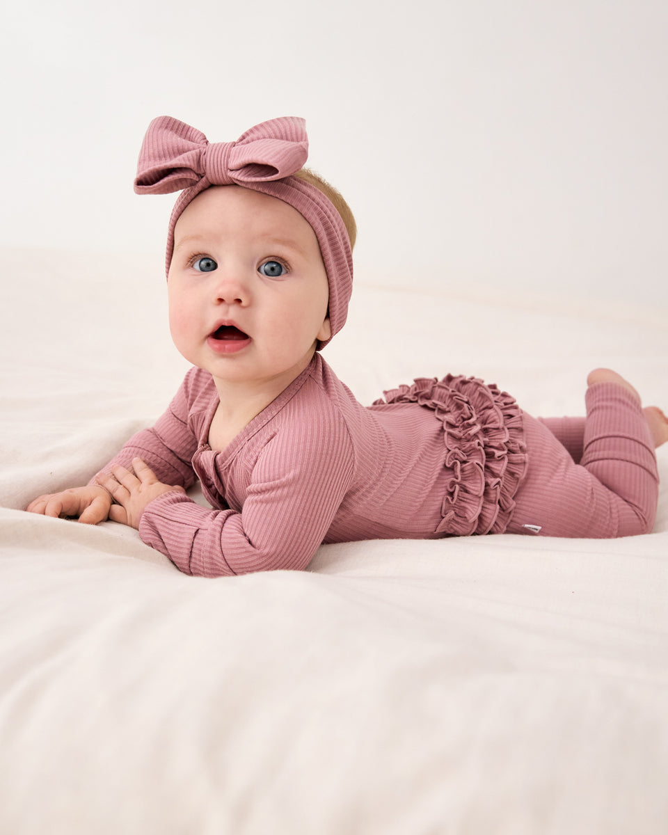 Rosewood Ribbed Ruffle Zippy – Little Sleepies
